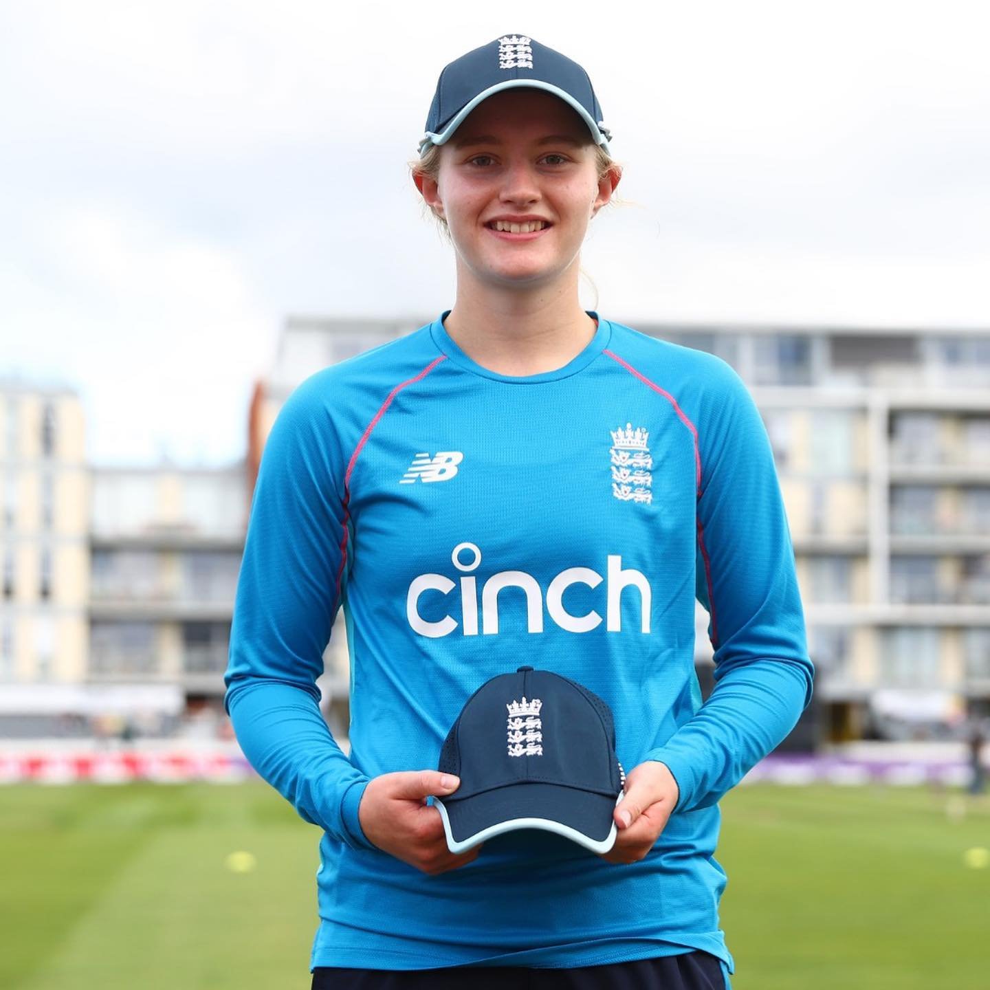 The Remarkable Journey of Charlie Dean: England’s Rising Cricket Star